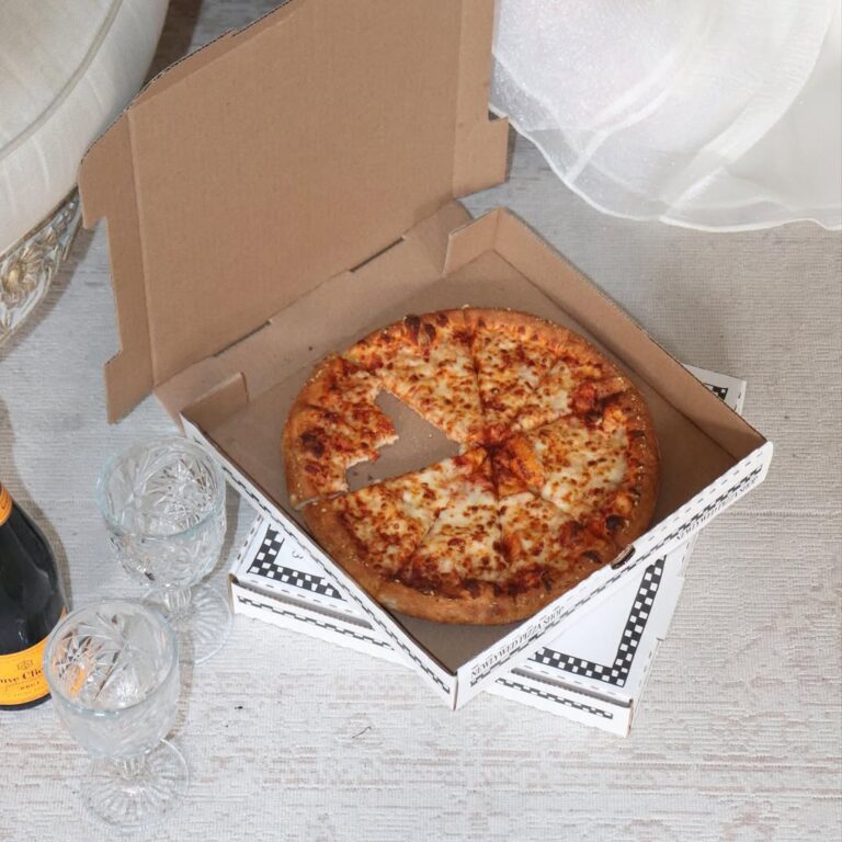 40+ Budget-Friendly Pizza Party Ideas